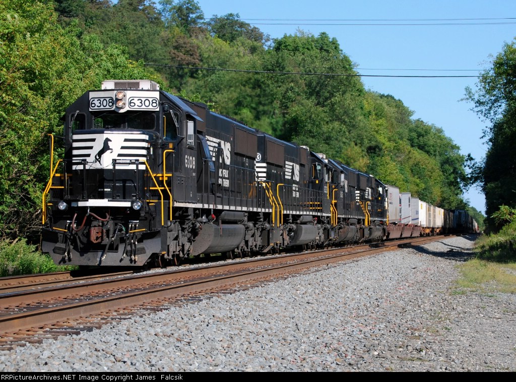 Multiple helper set of SD40-E's